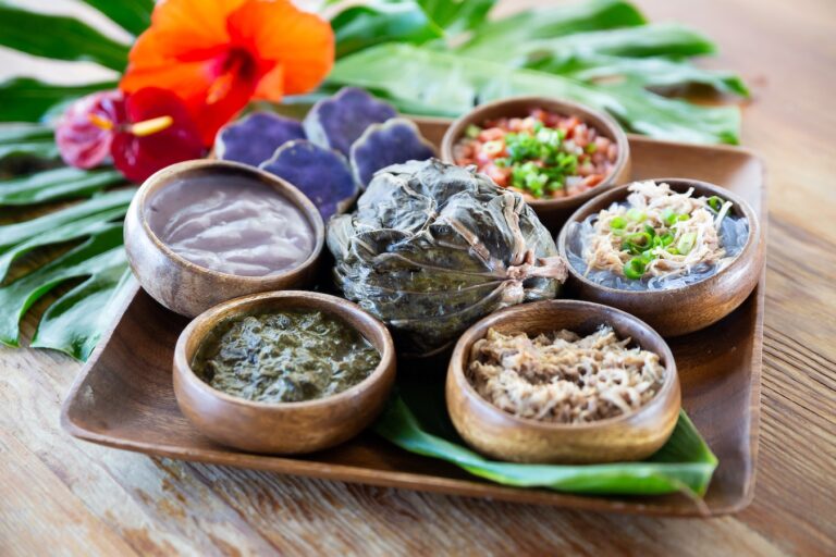 Where to Find the Best Hawaiian Food on Oahu